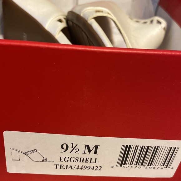 Impo | Shoes | Nwt Ladies Impo Metalliceggshell Block Heels 95m | Poshmark